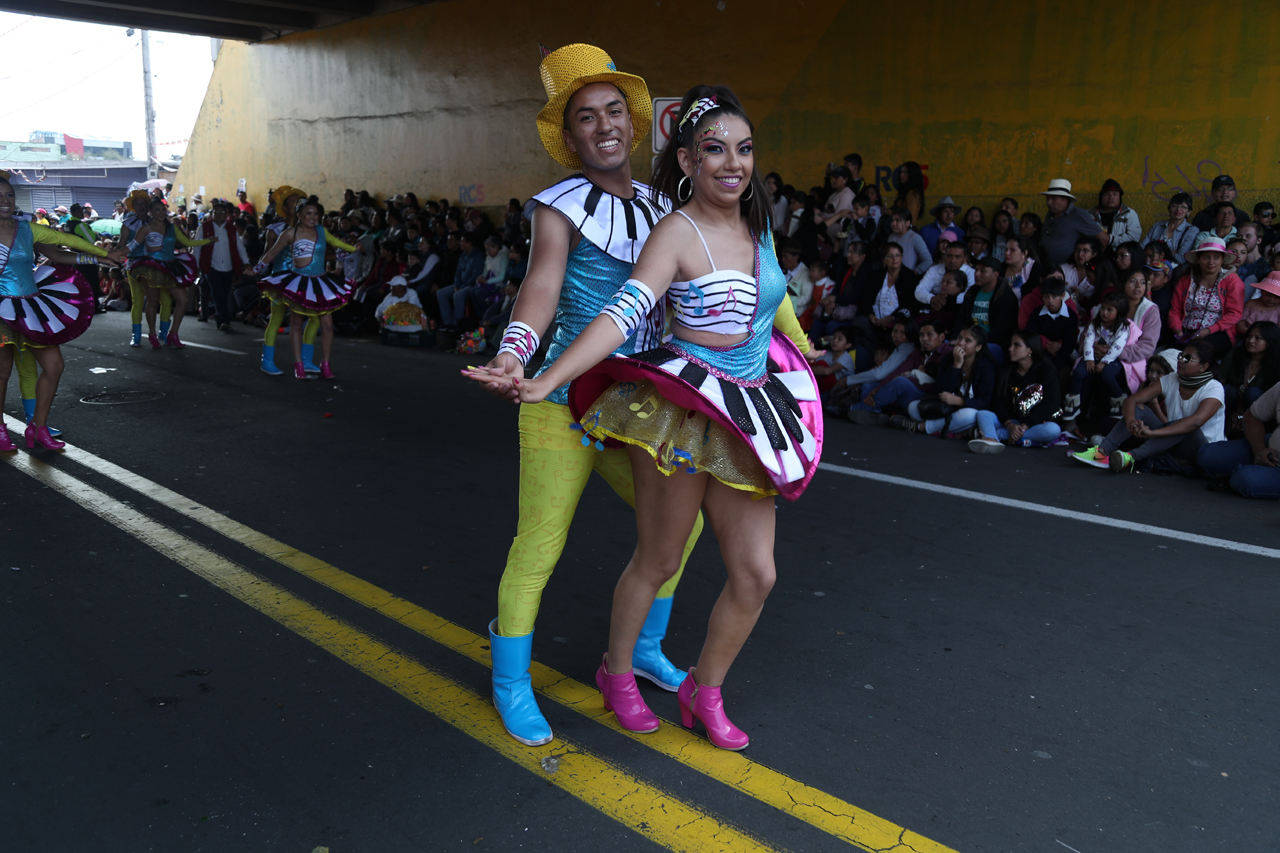 LA FIESTA DE LAS FLORES Y LAS FRUTAS EN EL CARNAVAL DE AMBATO - Chakana ...